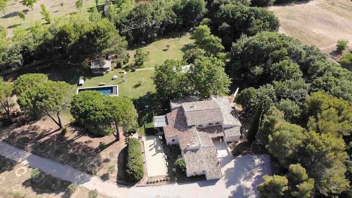 Maison Rénovée De 360 M² Au Calme à La Campagne - Aix-en-Provence