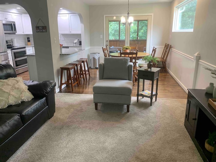 Remodeled Raised Ranch - Knoxville, TN