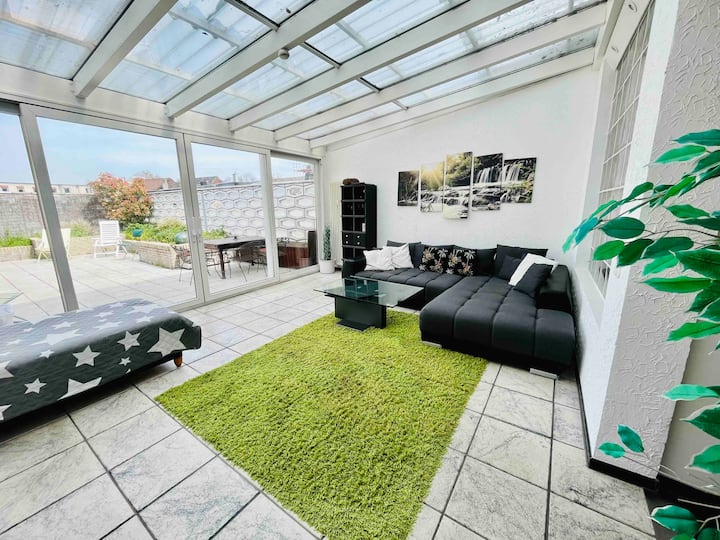 Schöne Wohnung Mit Privaten Außen Kamin/terrasse - Krefeld