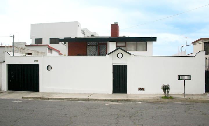 House 3 Private Bed And 2.5 Bath In Northern Quito - Quito