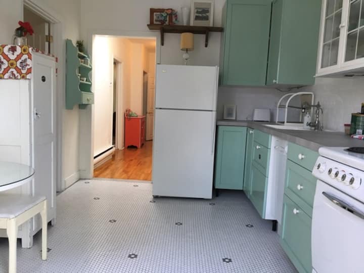 Chambre Privée - Plateau - Métro Mont Royal - Laval