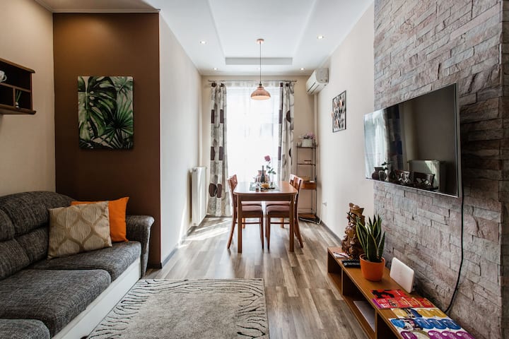 Comfortable Stay, Modern Design 2br Near Broadway - Boedapest