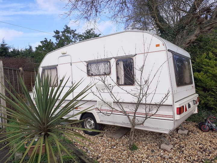 Cute Caravan At Hosts Home, Best Value, Cute Pets - Southampton