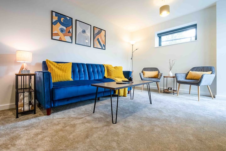 Modern Flat Near Town Centre/airport*free Parking* - Luton