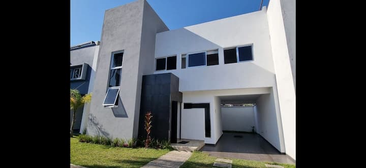 Casa Entera, 3 Recamaras Por Plaza Valle, 6 Camas - Orizaba