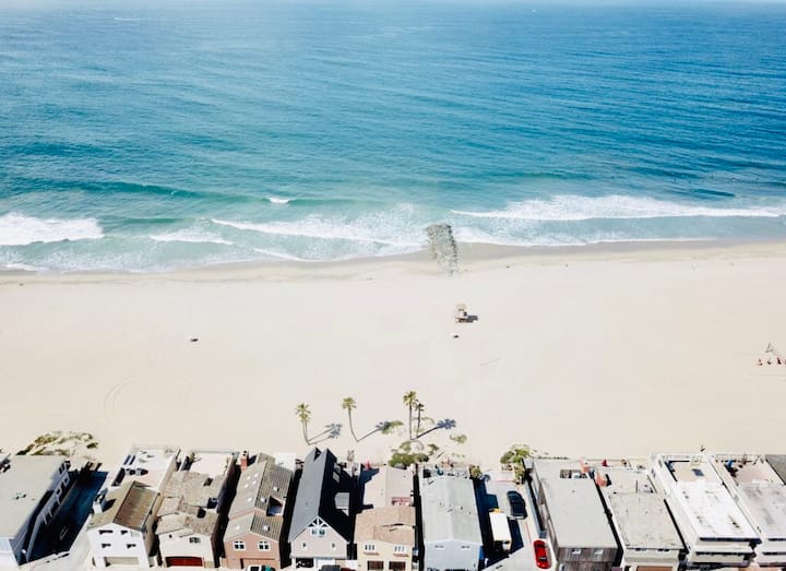 Facing Ocean, Listening Wind, A Big Family Villa - Newport Beach, CA