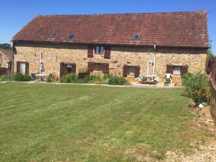 Holiday Barn Great For Families Friends & Pets - Gourdon