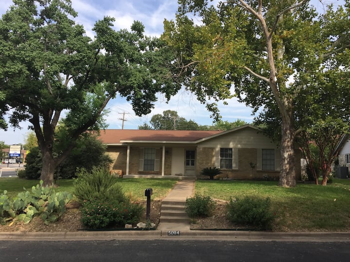 Peaceful South Austin Home - Austin
