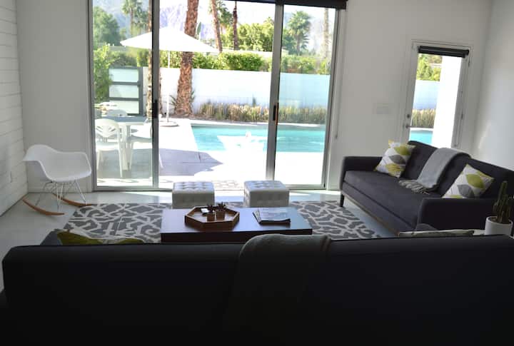 Mid-century Movie Colony Oasis - Palm Springs, CA