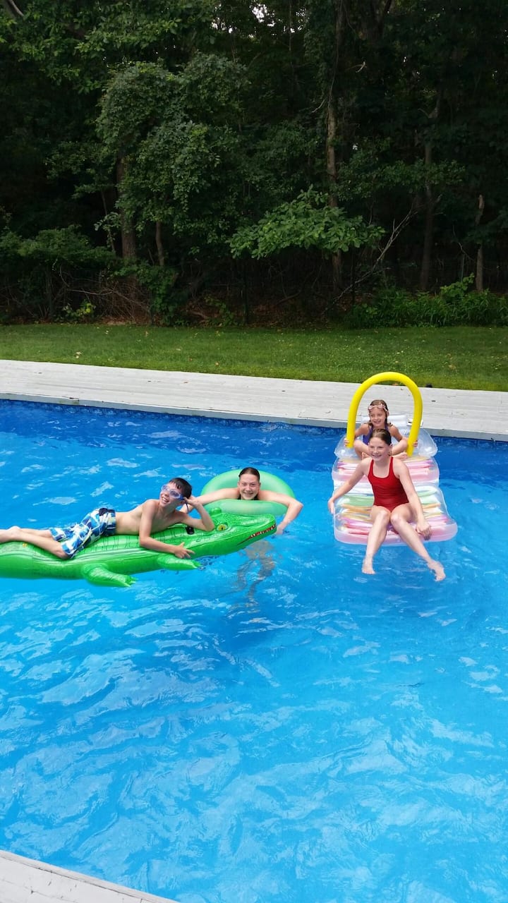 3 Br/2bth Heated Pool Ac Family Perfect - East Hampton, NY