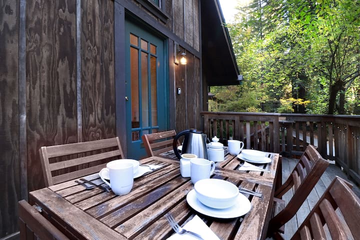 Bird's Nest Zip 2 Wine Redwoods Hot Tub Woodstove - Guerneville, CA