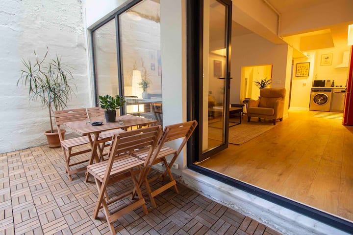 Hidden Treasure W/ Garden In Moda / Kadikoy - İstanbul