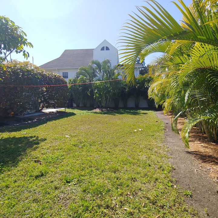 Beachcottage In Residential Area,13 Min Walk 2sand - Indian Rocks Beach, FL