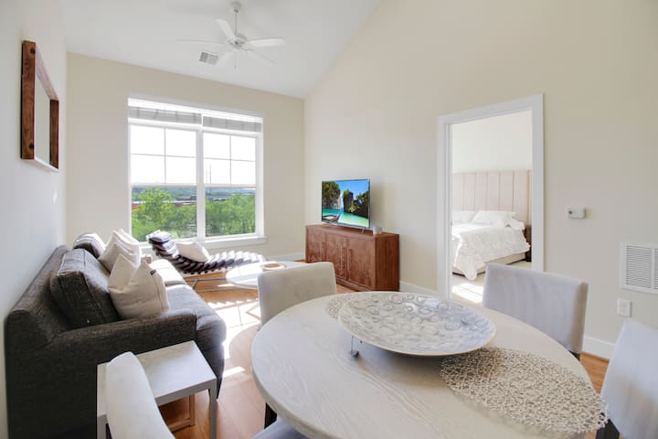 2 Bedroom Loft | Snooze | Repeat | Old Town - Alexandria, VA
