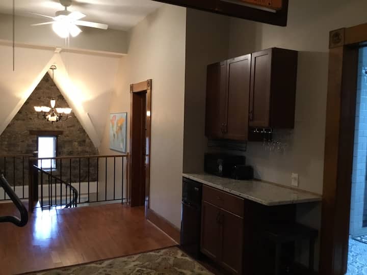 Historic, Private, Unique 2 Bdrm In Mt Hope House - Rochester, NY
