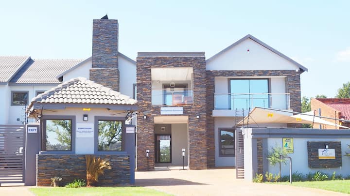 Kliprivier Guest House - Centurion