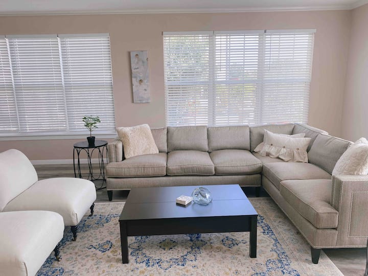 Luxe Del Valle Home- 5 Minutes From Cota! - Cedar Creek, TX