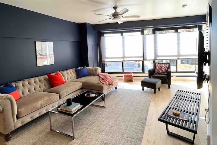 Sunny, Open-plan 2br/2ba Apt Next To Bart - Oakland, CA