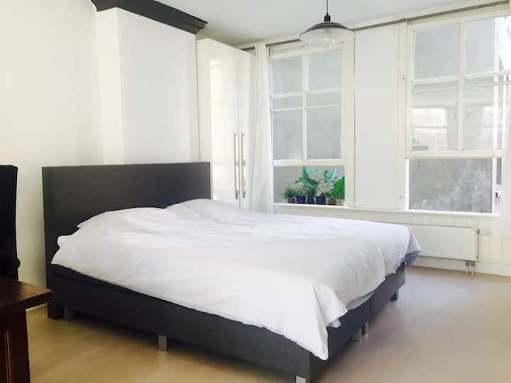 Bright Apartment With Kingsize Boxspring - Amsterdam