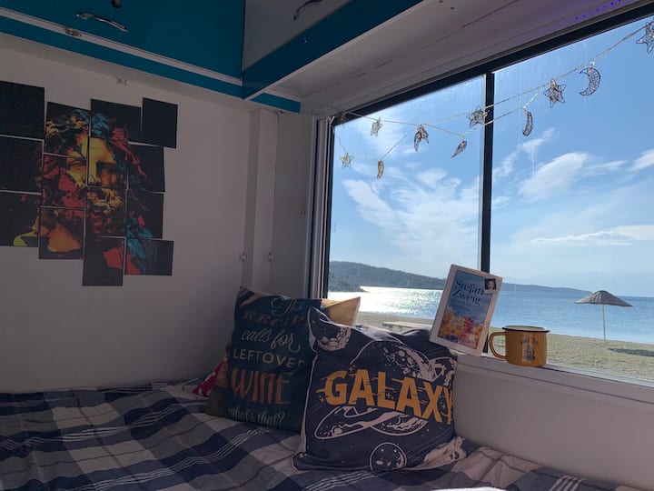 Izmir Foça Kosova Plajı Denize Sıfır Karavan Keyfi̇ - Foça