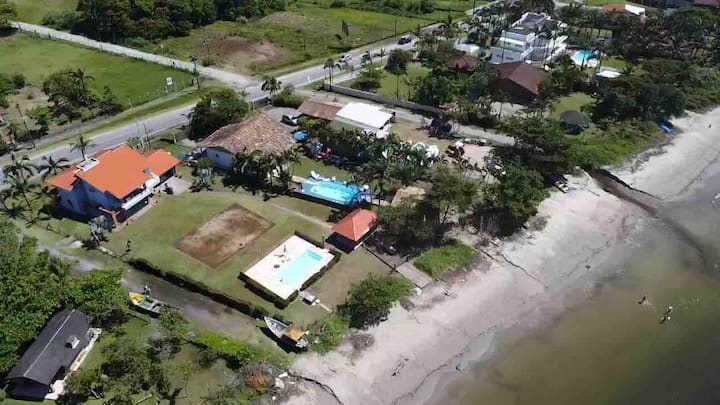 Casa Frente Para O Mar Com Piscina - Completa - Itapoá