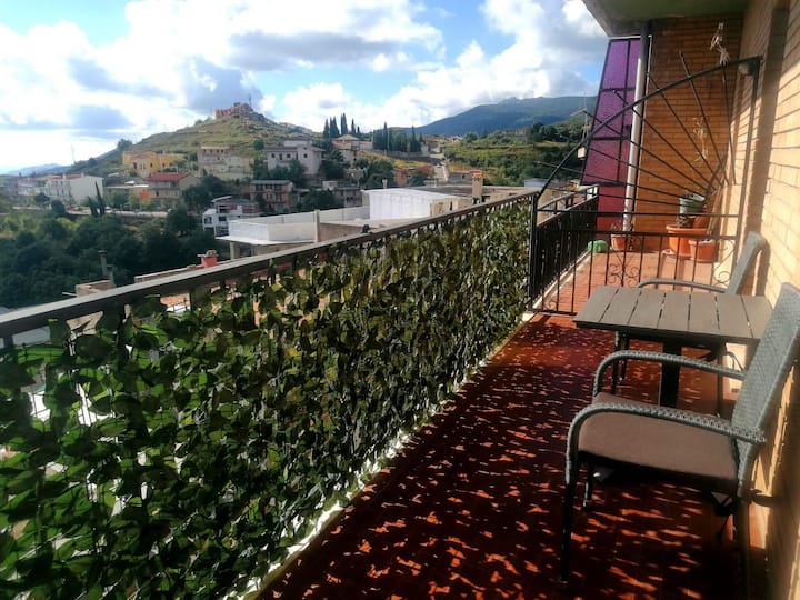 Atemberaubende Balkonaussicht Im Zentrum Arzanas - Sardinien