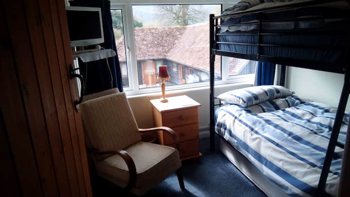 Copper Beeches Accommodation  -  Family Suite - Petersfield