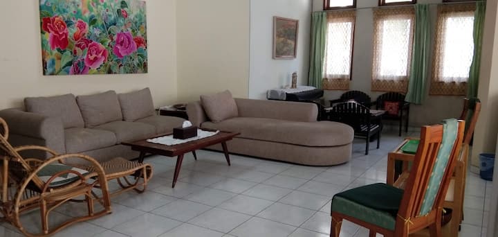 Bumiku House - An Oase In Busy Surabaya Centre - Surabaya