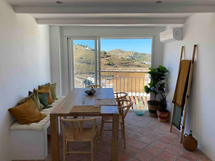 "Casa Millantú": Cosy House With Rooftop Jacuzzi - Cómpeta