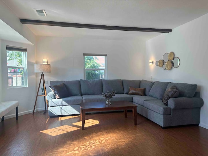Two Bedroom Home Centrally Located El Cajon - El Cajon, CA