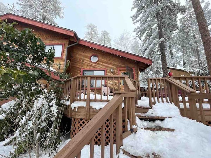 Cozy Idyllwild Cabin, Game Room, Views, Sleeps 10 - Idyllwild-Pine Cove, CA