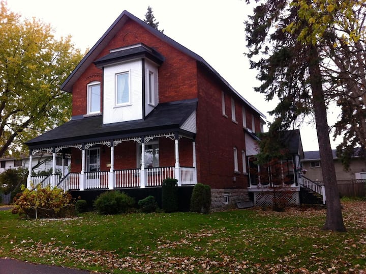 1860's Victorian Sanctuary Close To Beach - Kanata