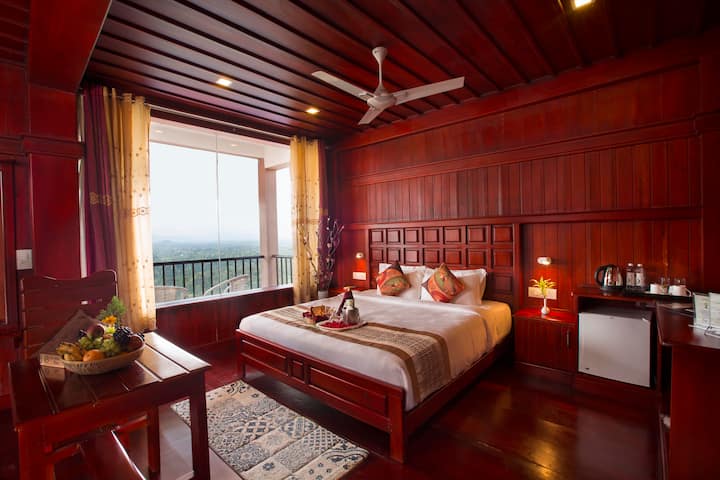 Honeymoon Penthouse At 3,398 Ft In A Luxury Resort - Kodagu