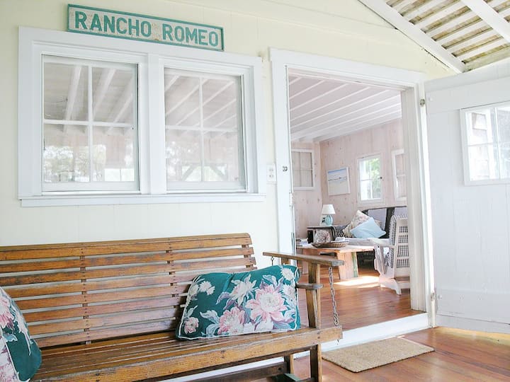 1898 Renovated Cottage, Water Views Bullhead Bay - The Hamptons, NY
