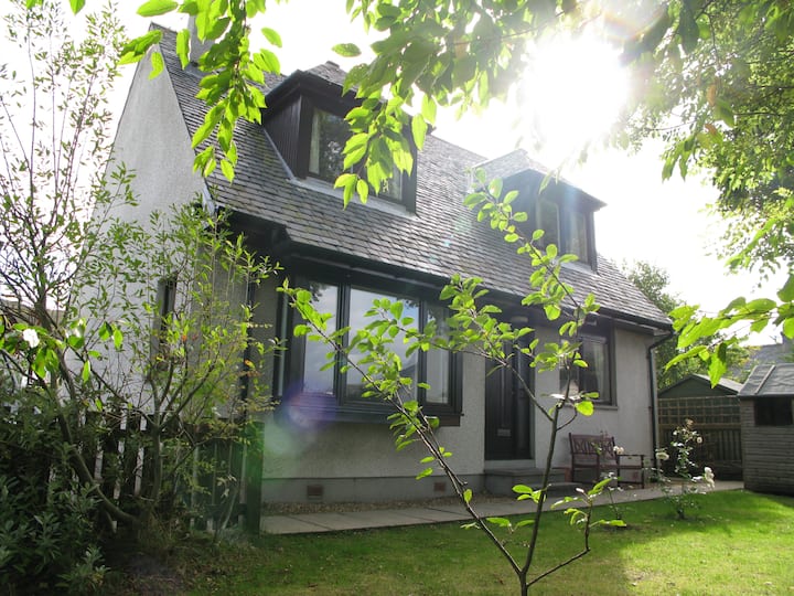 Seagulls Four Star 3 Bed Room Cottage Sleeps 6. - Ullapool
