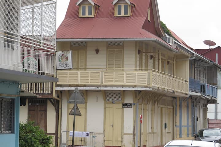 Location Saisonnière De Maison Créole Cayennaise - Cayena