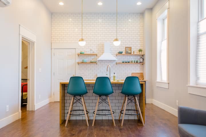 Stylish Two Bedroom Near Downtown Chicago - Chicago