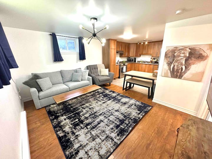 The Extravagant Minimalist - Ottawa
