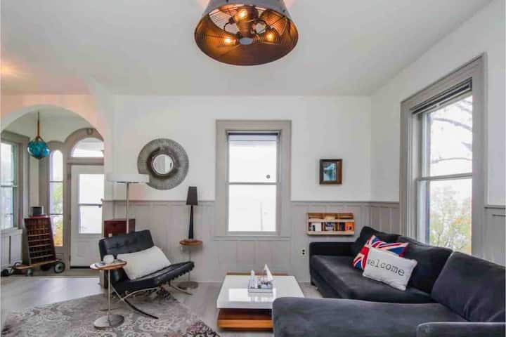 Mahone Bay Ocean View 4br  Heritage House + Yard - Lunenburg