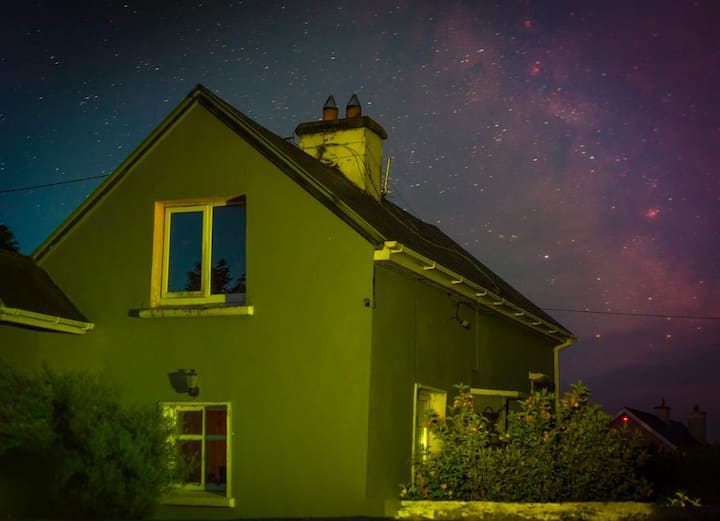 Country Cottage In West Cork
(Béal Na Bláth) - Bandon
