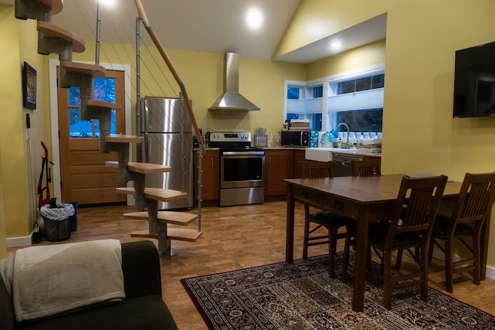 Bond Bungalow - Hawthorne Hills - Seattle