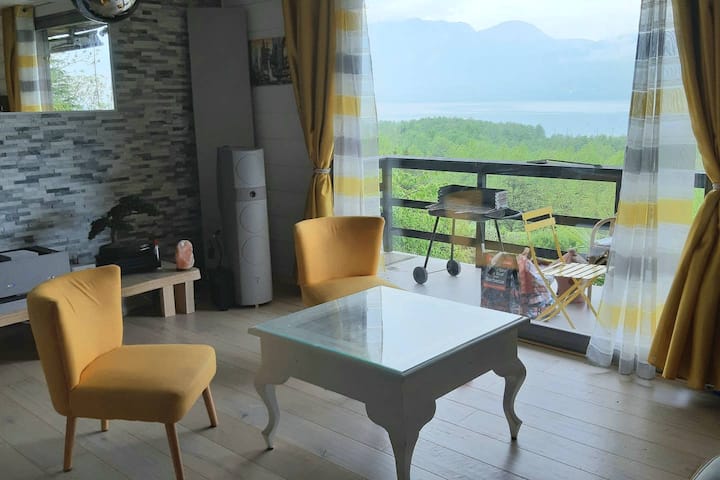 Chalet D'artiste Entre Lac Et Montagne - Culoz