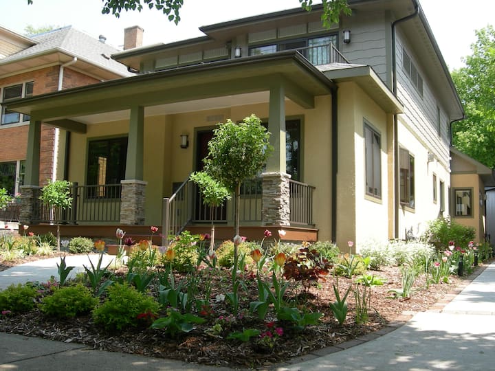 Uptown East Isles Studio - Affordable Hidden Gem! - Minneapolis, MN