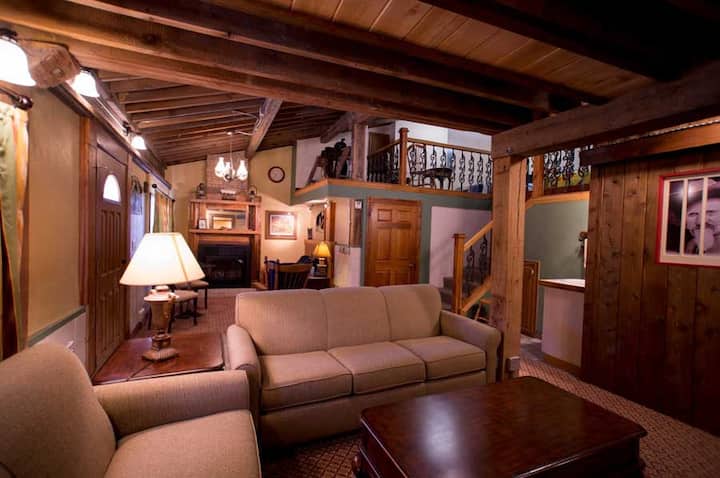 Stone Mill Hotel And Suites - Buffalo Bill Suite - Lanesboro, MN