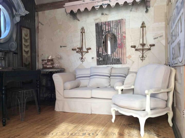 Round Top Ranch Ledger Cottage - Round Top, TX