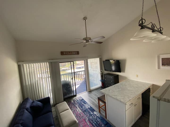 Cute Lake Escape With Boat Slip & Lift - Osage Beach, MO