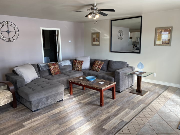 Clifton Hill | Spacious 1 Bedroom 2 Mins To Falls - Niagara Falls