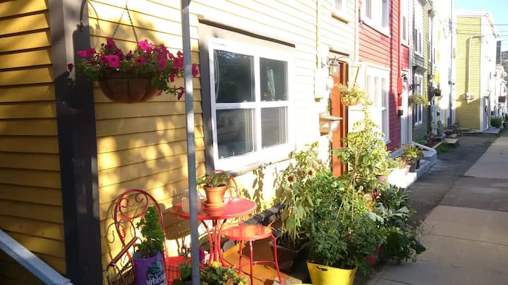 2 Adjoined Rooms In A Downtown Rowhouse