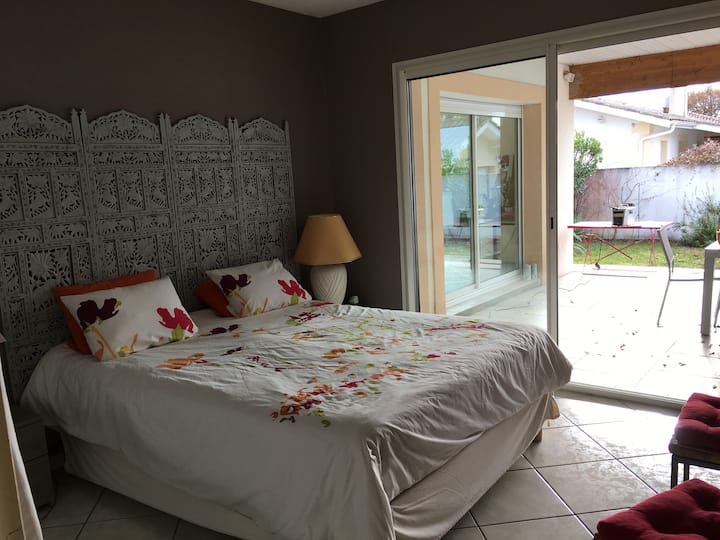 Chambres D'hôtes Avec Piscine,  Villa Cousteau - Lanton