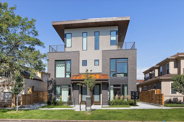 29th & Lawrence: 3-bed Rino Townhome! - Denver, CO